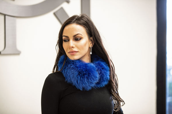 Dyed Fox Collar W/ Metal Chain Closure – Christian Nobel Furs